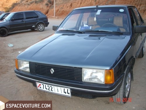 Renault R9 occasion à Al hoceima, essence prix 21 000 DHS Réf-ALA041