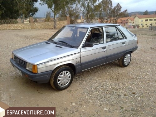 Renault R11 occasion à Oujda, essence prix 26 000 DHS Réf-OUA243